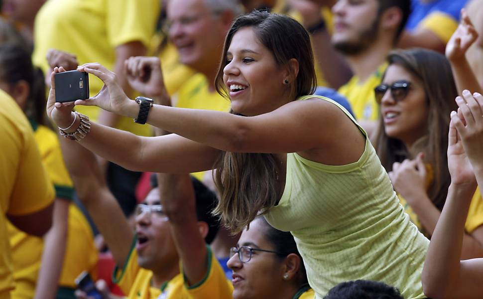 Musas Na Torcida Da Copa Das Confederações 11052018 Esporte Fotografia Folha De Spaulo