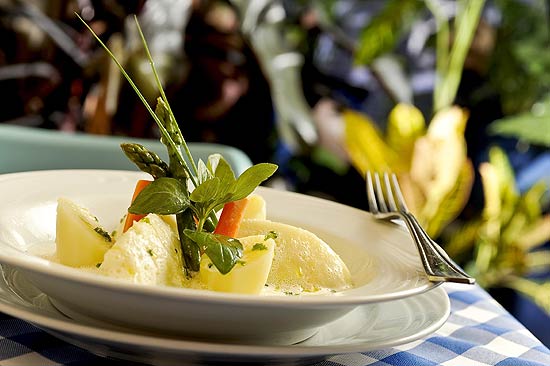 Quenelles de linguado com molho de limão - Receitas - Comida - Folha de ...