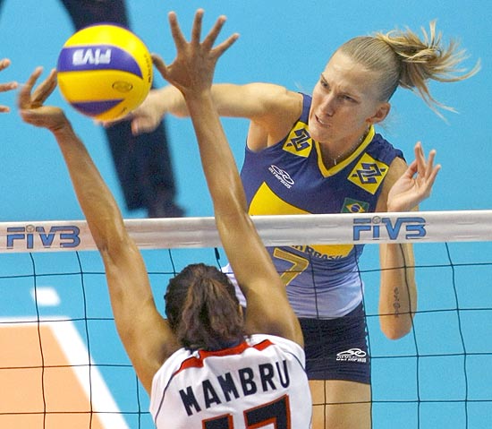 Após vitória, Zé Roberto pede evolução da seleção de feminina de vôlei ...