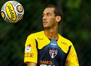 Palmeiras analisa contratação de ex-volante de São Paulo e Santos - 13 ...