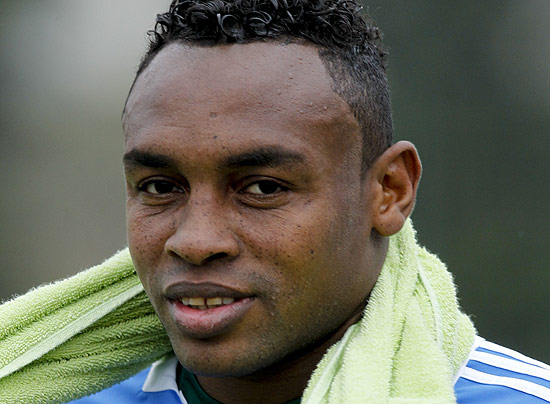 Obina celebra fim de comparação com Eto'o - 14/08/2012 - Esporte ...