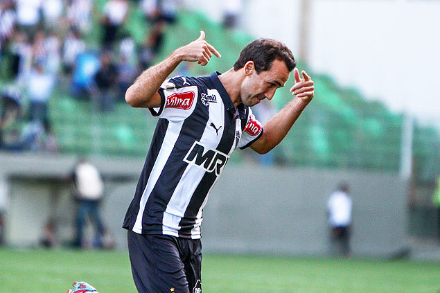 Thiago Ribeiro marca 2, Atlético-MG vence e sobe na classificação - 31 ...