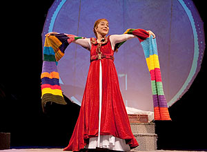 Folha.com - Folhinha - Ana Luisa Lacombe é princesa corajosa na peça "O ...