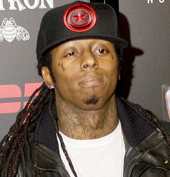 Rapper Lil Wayne escapa de acusação por porte de maconha - 20/12/2009 ...