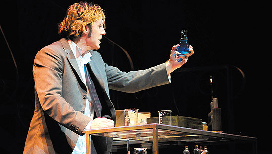 Papel principal de "O Médico e o Monstro" foi disputado por veteranos ...