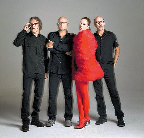 Folha de S.Paulo - Ilustrada - Banda Garbage revela pelo Twitter que ...