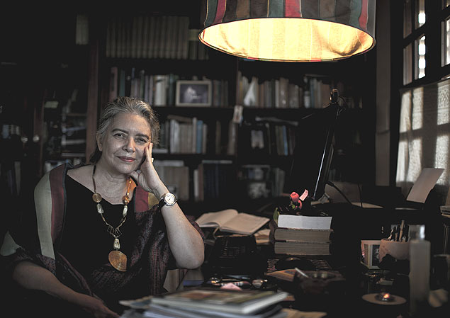 Crítica: Narrativa sinuosa de romance enaltece a vida de José de ...