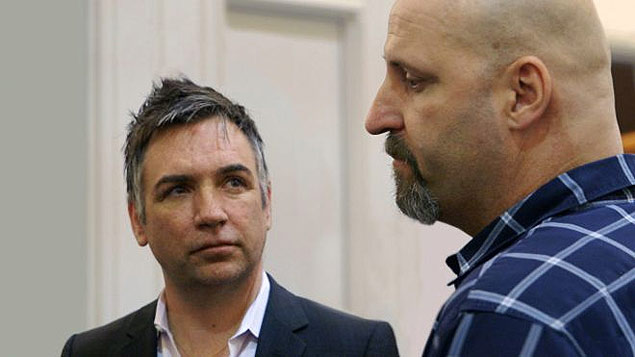 Americano descobre que colega de trabalho era neonazista que o espancou ...