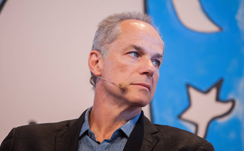 Classify Brazilian physicist Marcelo Gleiser