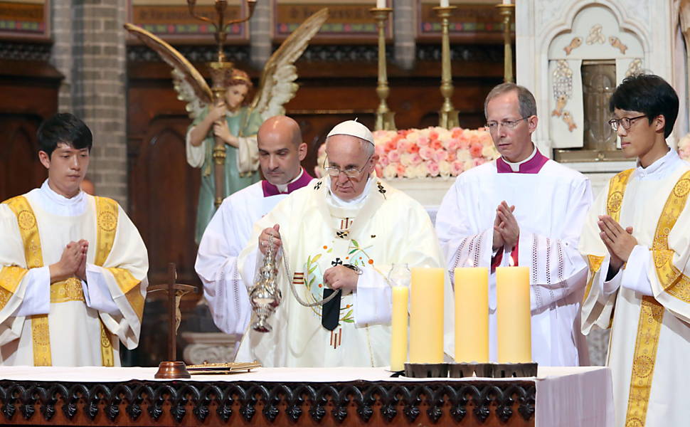 Papa reza pela unidade dos coreanos no fim da visita a Seul - 18/08 ...