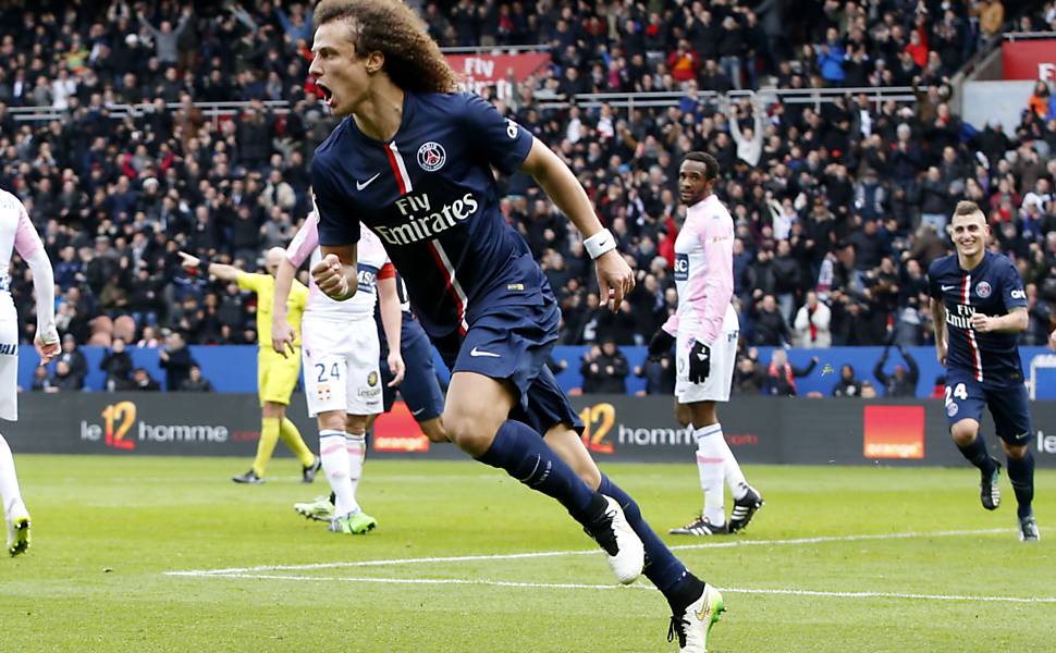 Com assistência de Lucas e gol de David Luiz, PSG vence pelo Francês ...