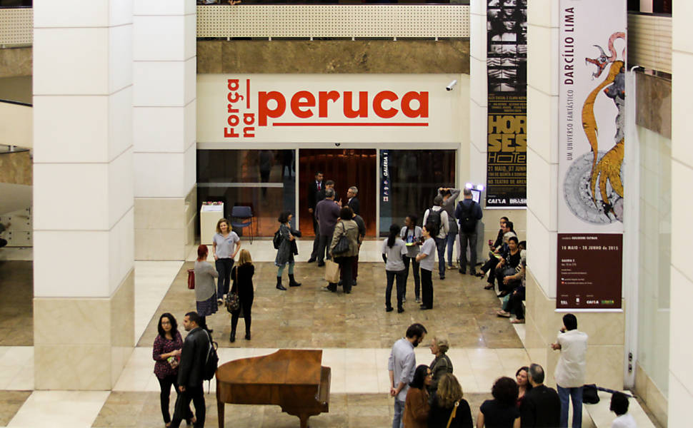 Exposição no Rio recebe doações para 1º banco de perucas online do ...