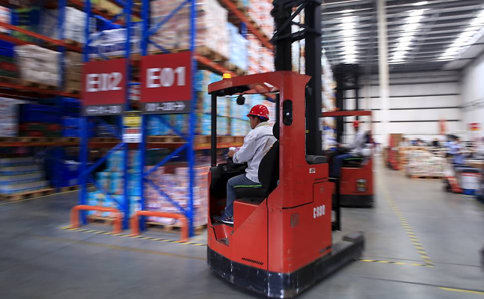 Dados da China e EUA animam mercados; Bolsa sobe 3,73% e dólar cai - 03 ...