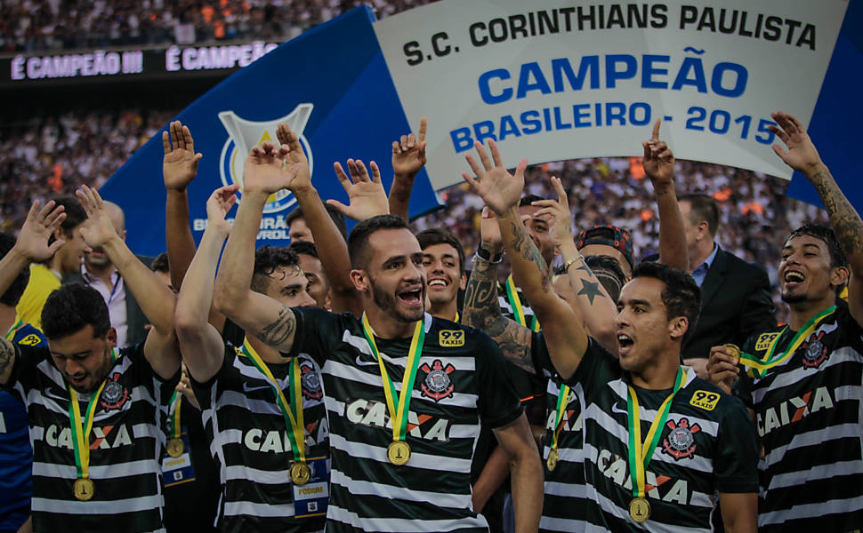 Lojas de times de futebol equilibram paixão e estratégia para crescer ...