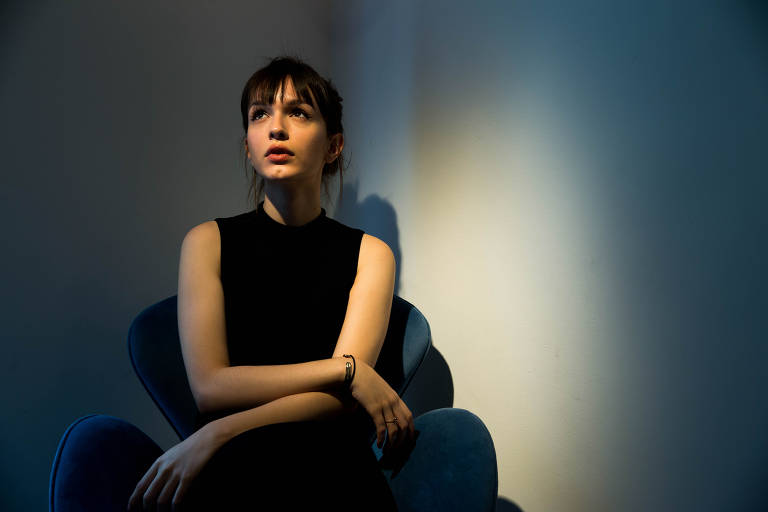 Gabrielle Joie 14042019 Ilustrada Fotografia Folha De Spaulo