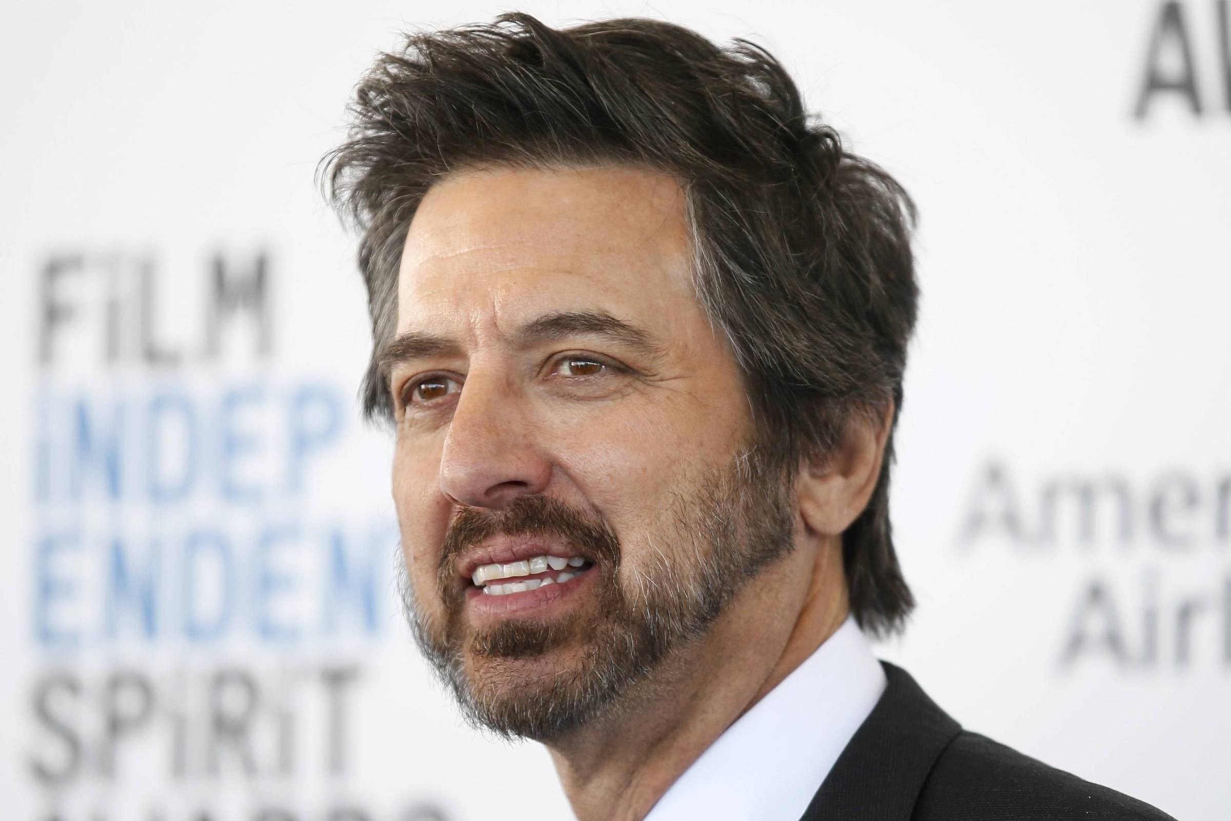 Show de comédia e longa dramático mostram as diferentes faces de Ray ...