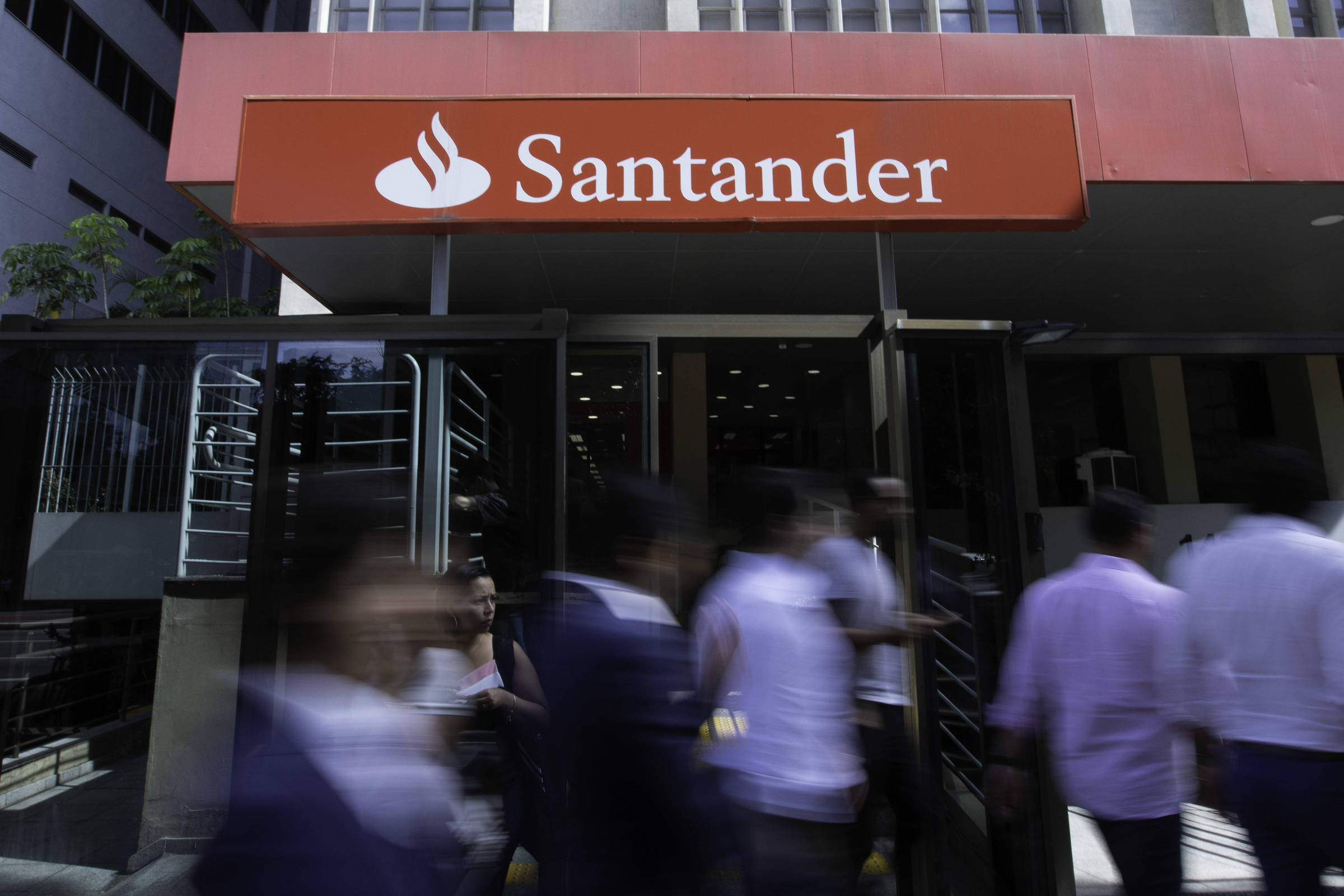 Pi, corretora do Santander, ganha aval da CVM para distribuir fundos ...