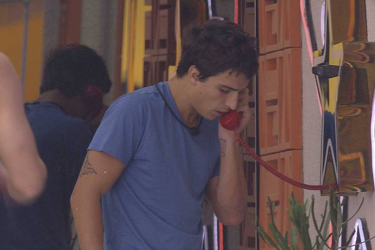 F5 - Televisão - BBB20 - BBB 20: Felipe Prior atende o Big Fone e conquista imunidade para o ...