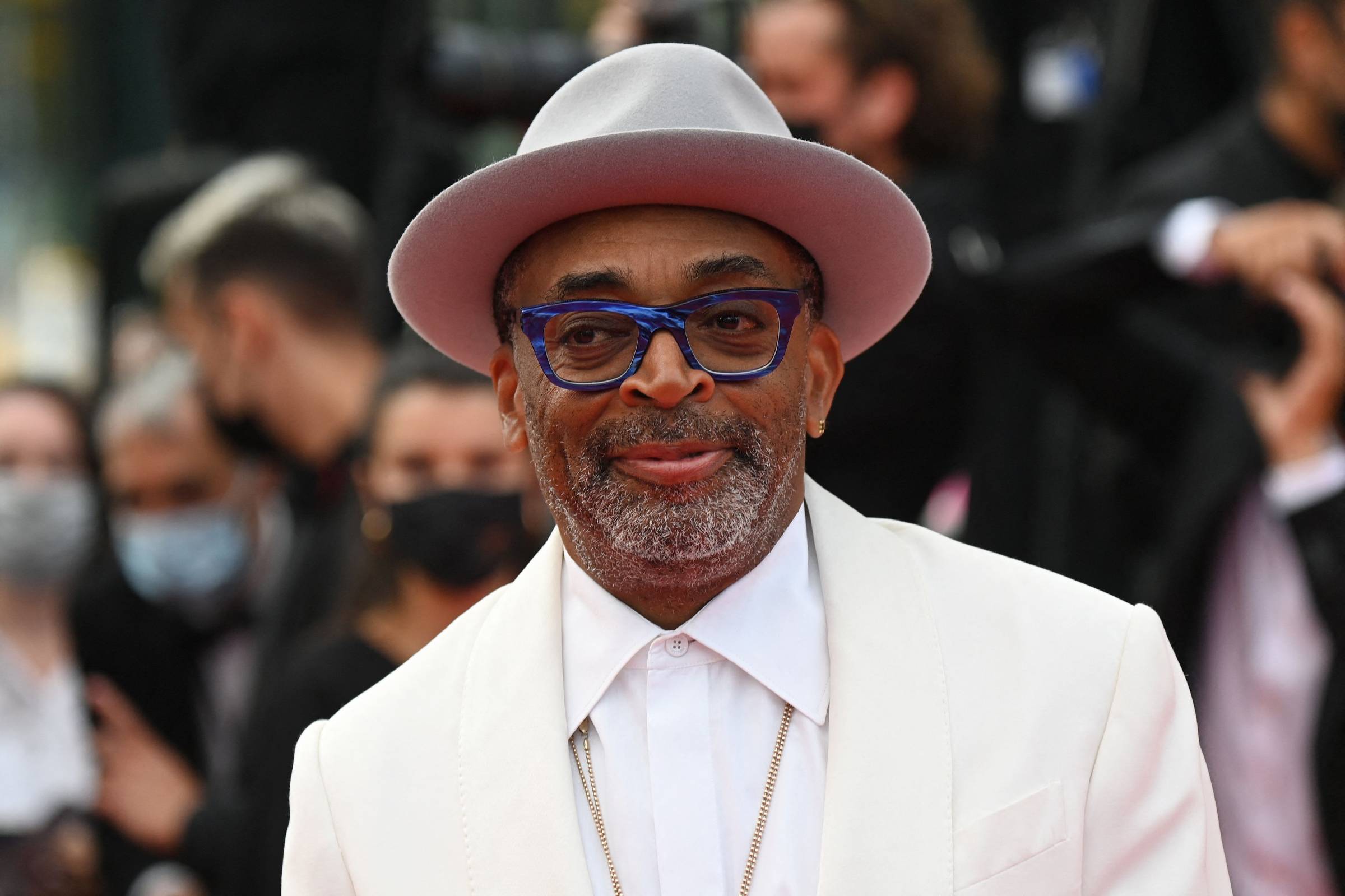 Spike Lee doa item para leilão de R$ 570 mil por Gaza - 08/04/2024 ...