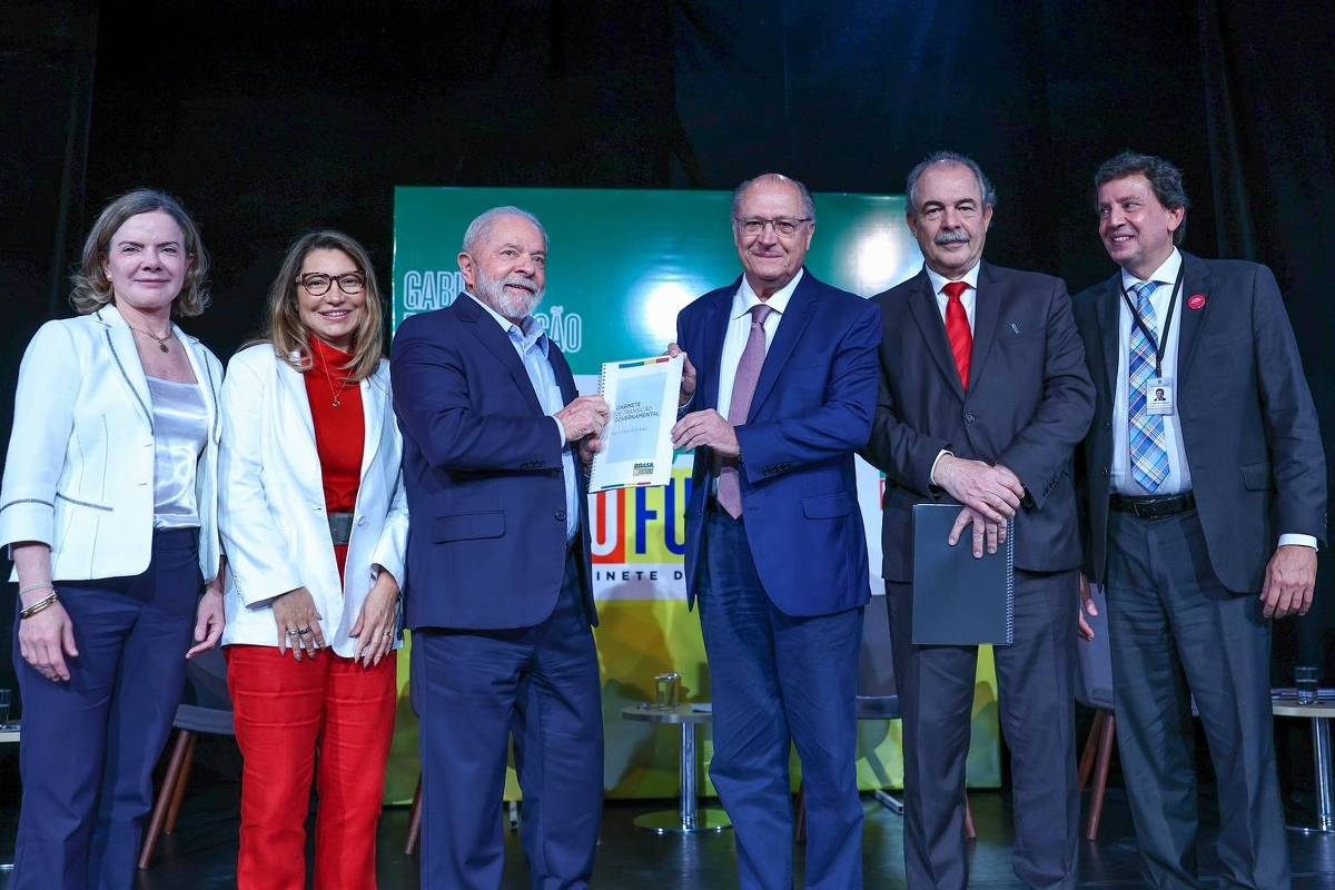Lula País Está Na Penúria E Falta Definir 13 Ministérios 22 12 2022