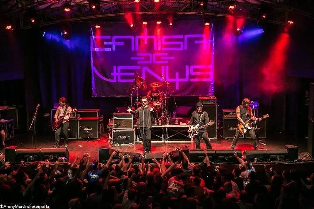 Shows Com Inocentes Beto Lee Camisa De Vênus E Paulo Miklos Comemoram