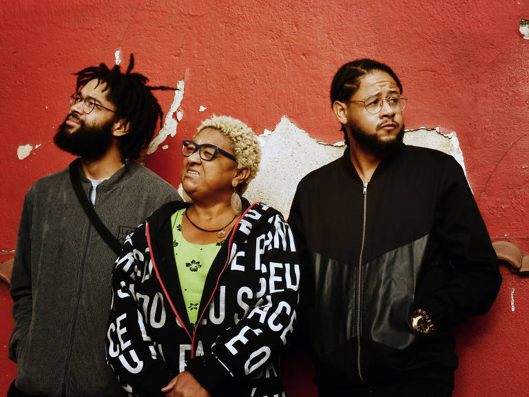 Emicida fez músicas sobre a mãe, Dona Jacira, morta aos 60 - 28/07/2025 ...