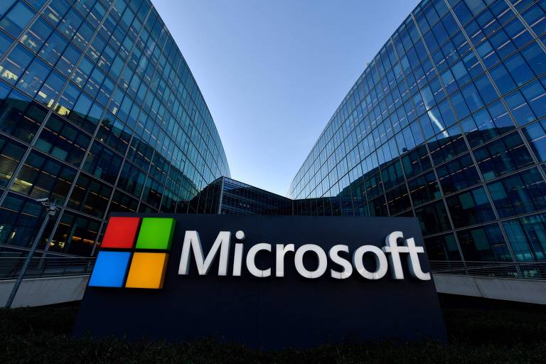 Microsoft investe US$ 33 bilhões em nuvem por IA - 02/10/2025 - Tec - Folha